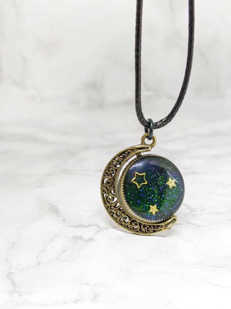 Northern Lights Moon Spinner (Spinner Collection) – Mary's Jewellery Bakery